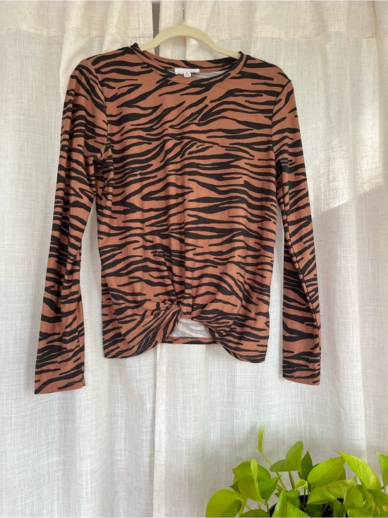 Olive & Oak | Tops | Olive Oak Brown And Black Zebraprint Long Sleeve ...